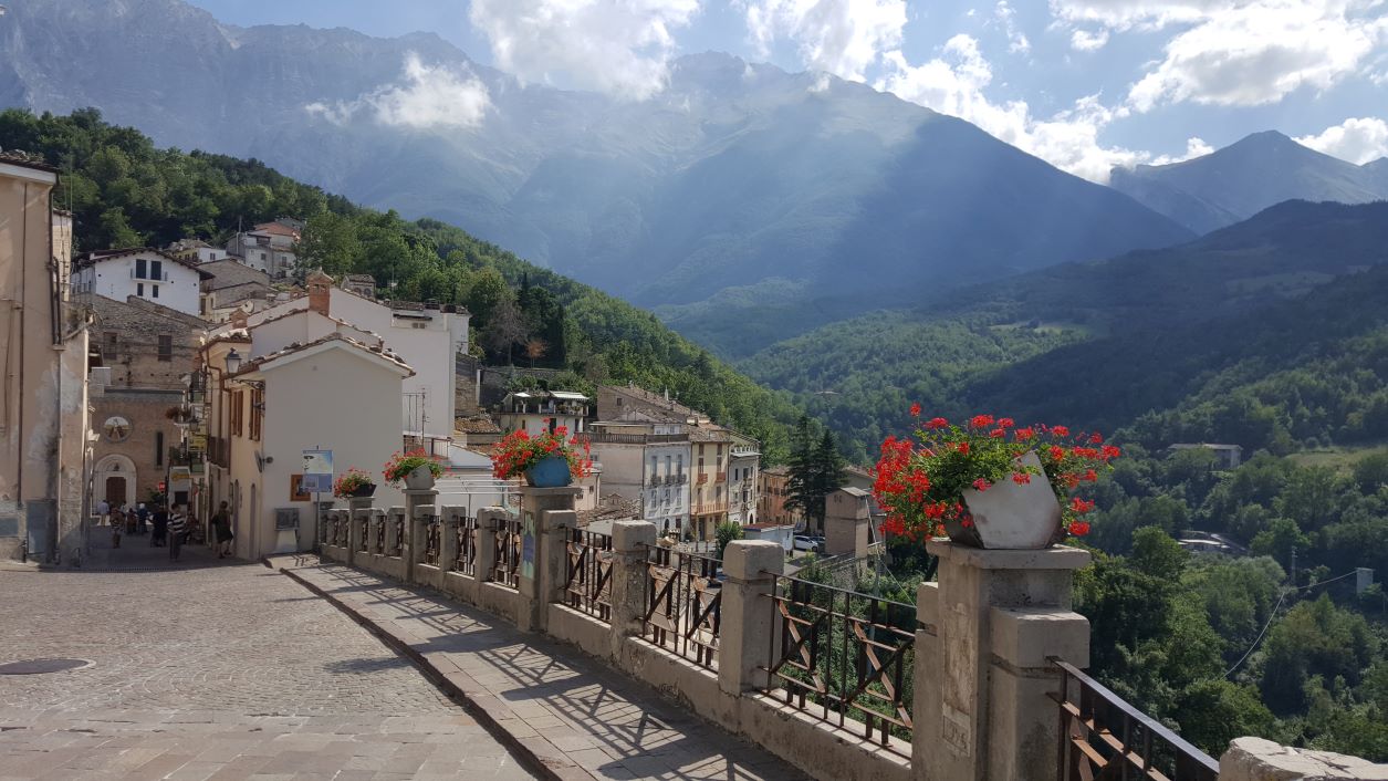 Castelli Abruzzo Castelli Discover Abruzzo With MagnifiCasa